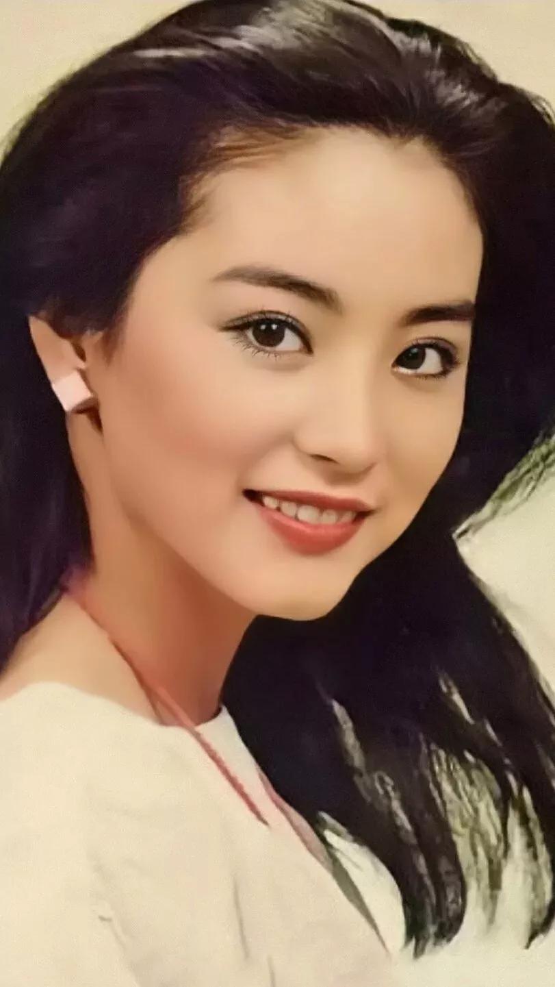 Brigitte Lin's 16-year-old second daughter, smiles so much like her ...