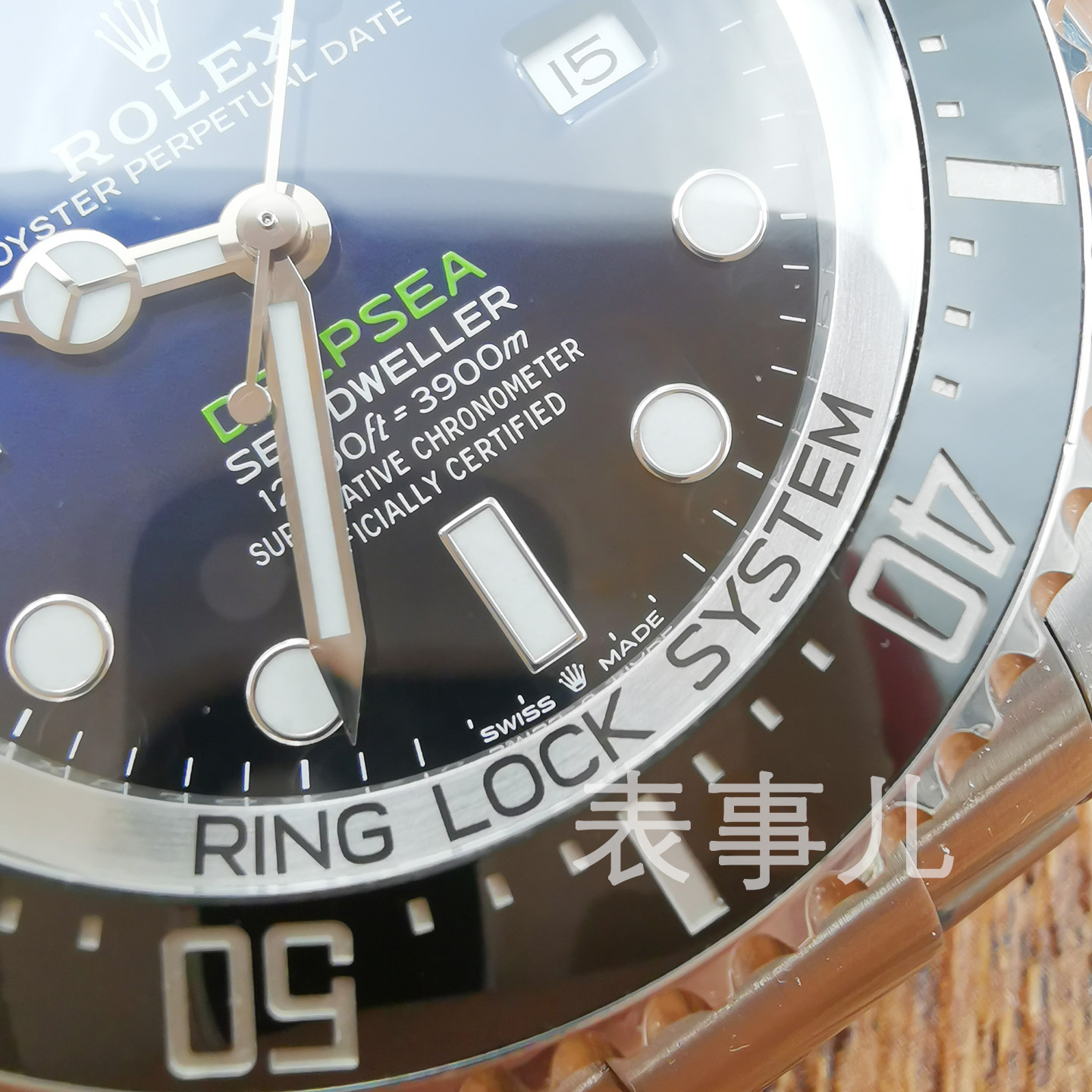 Waterproof 3900 meters, Rolex "Ghost King" actually into the water - iNEWS