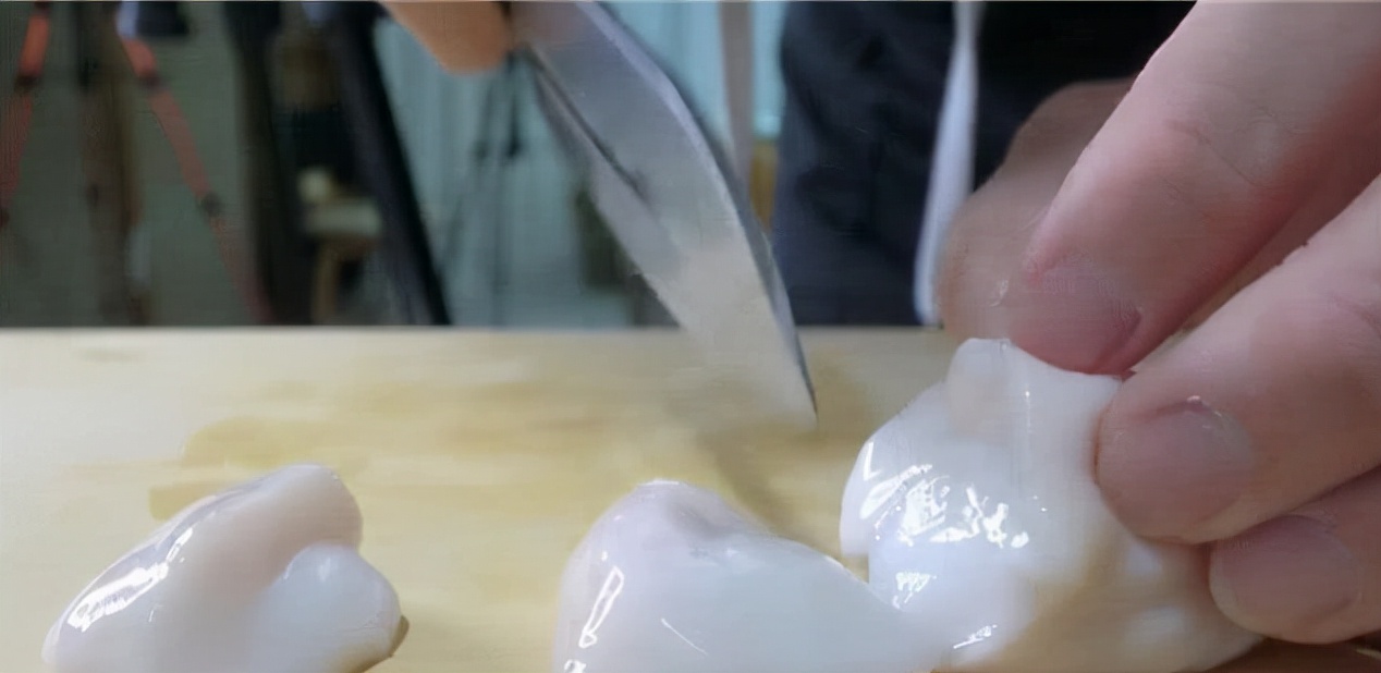 The Japanese are too fierce!Making puffer fish sperm into "sashimi" is ...