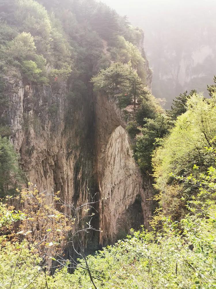 "Tiansheng Bridge" in Goose House Village on Taihang Mountain - iNEWS
