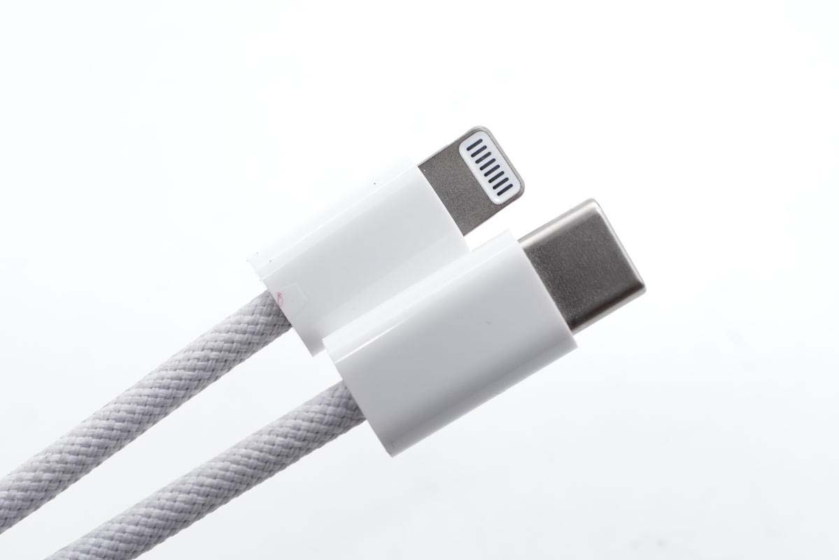Apple's first Lightning braided cable is disassembled, and the new iMac ...