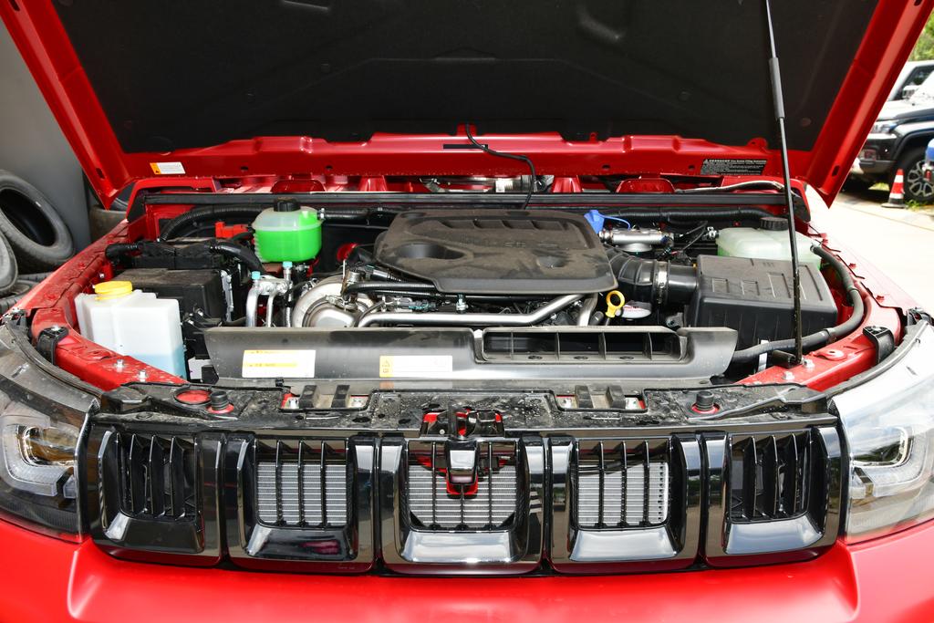 BJ40 is equipped with a 2.0T turbocharged engine - iNEWS