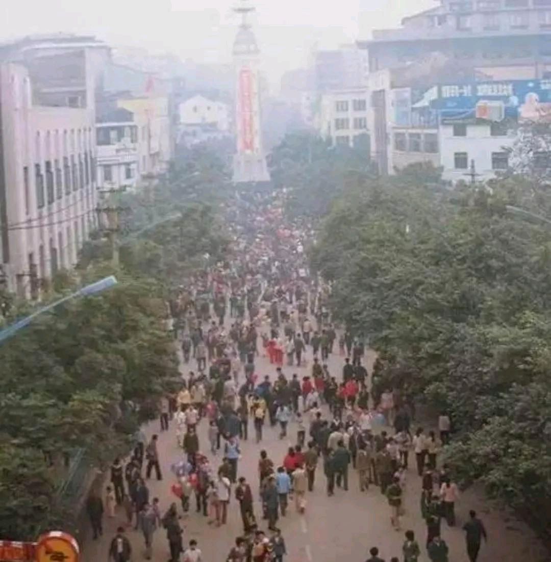 Old photos of Chongqing, the city's style and street scenes in the ...