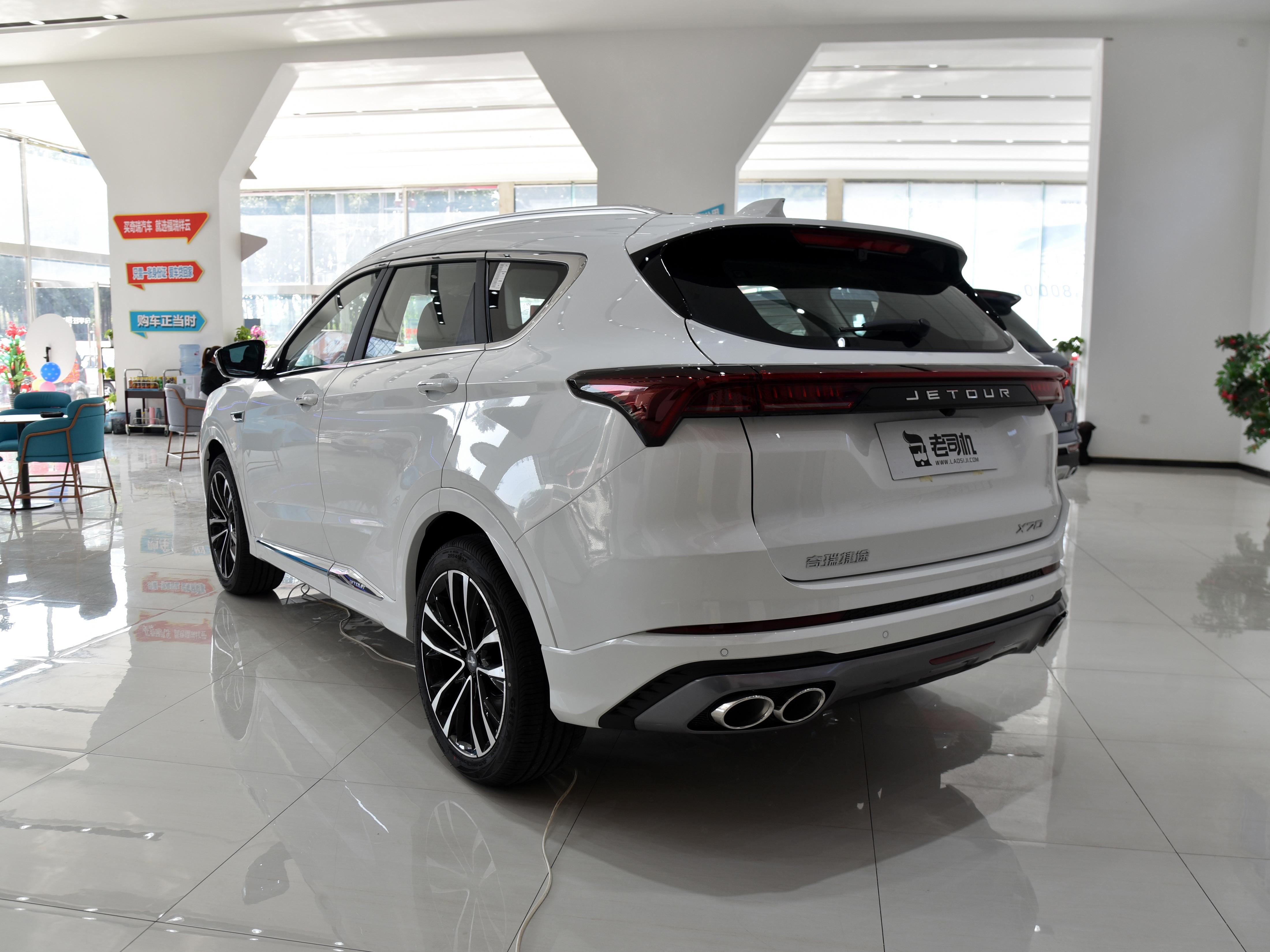 Cover up the car logo, this SUV looks better than Honda CR-V, Jetto X70 ...