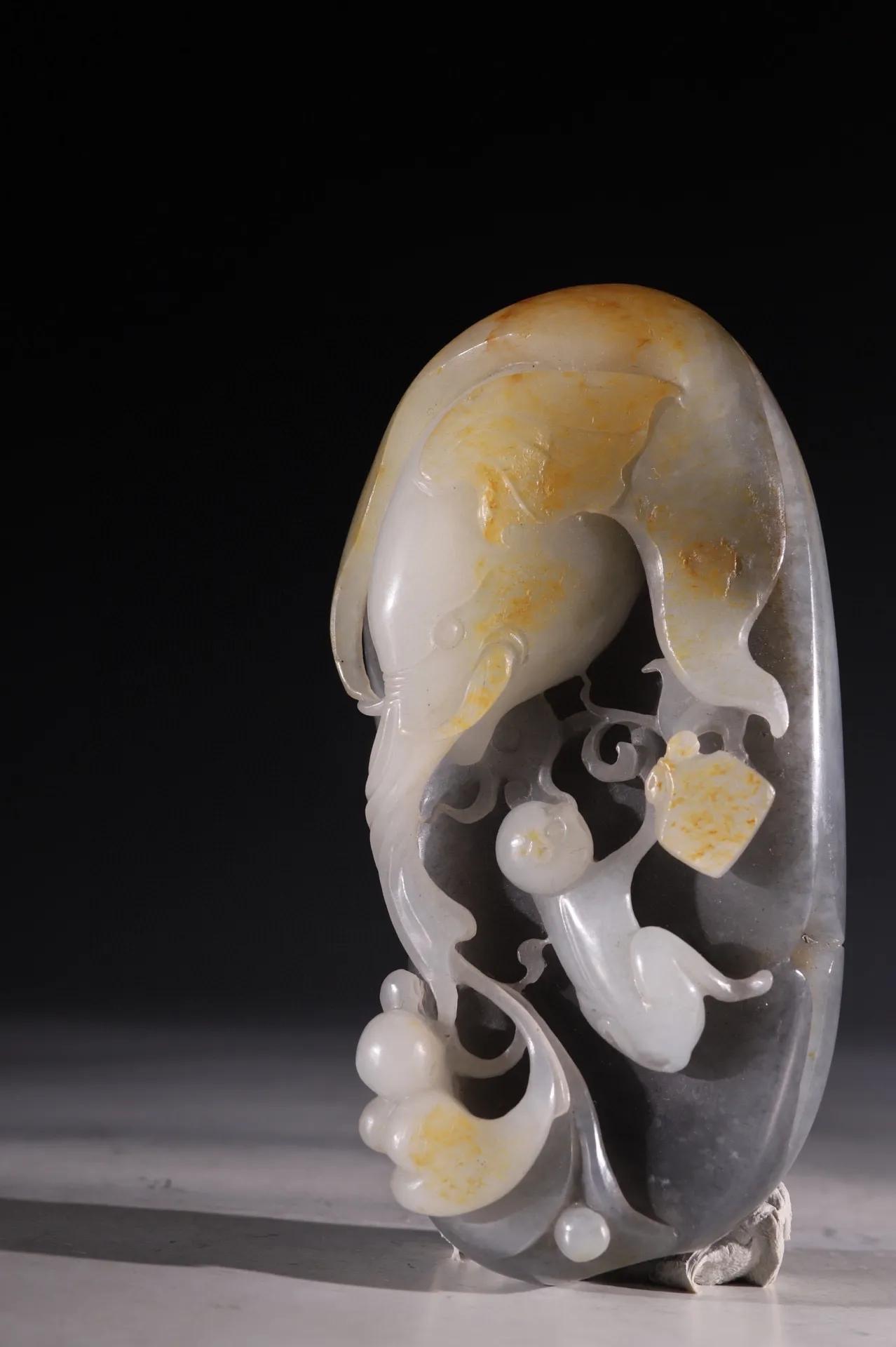 Hetian Jade Blue and White Seed Material Sealing Hou Sealing Handpiece - iNEWS