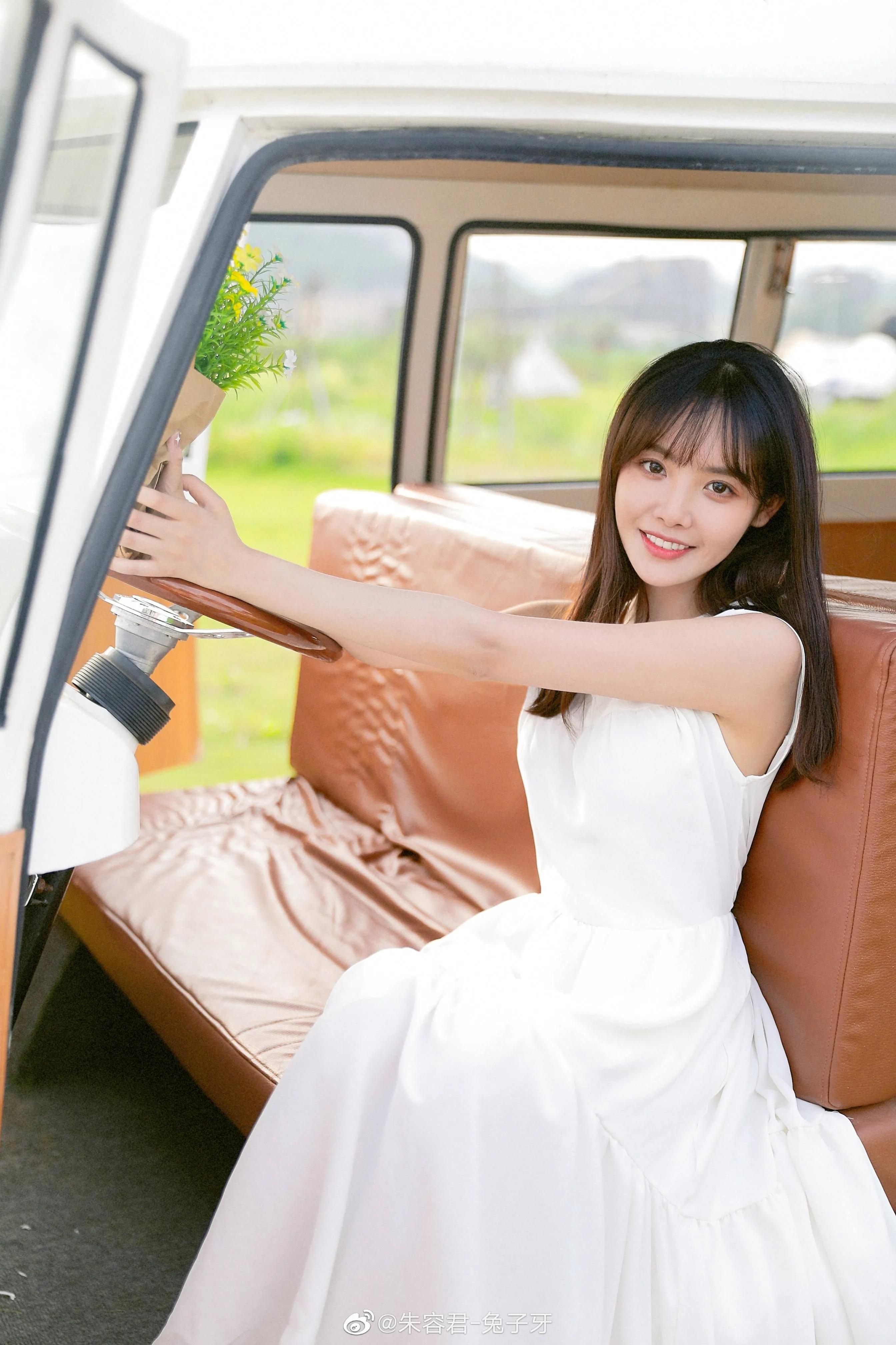 Whose first love: Zhu Rongjun - iNEWS