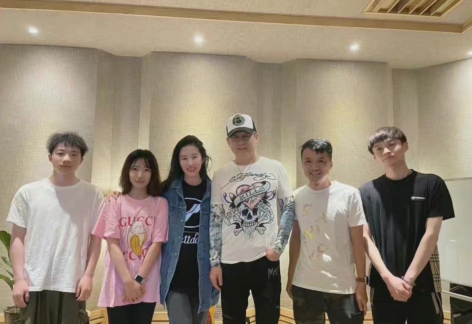 Liu Yifei Zhu Yawen's old photos are on fire!Her facial features were ...