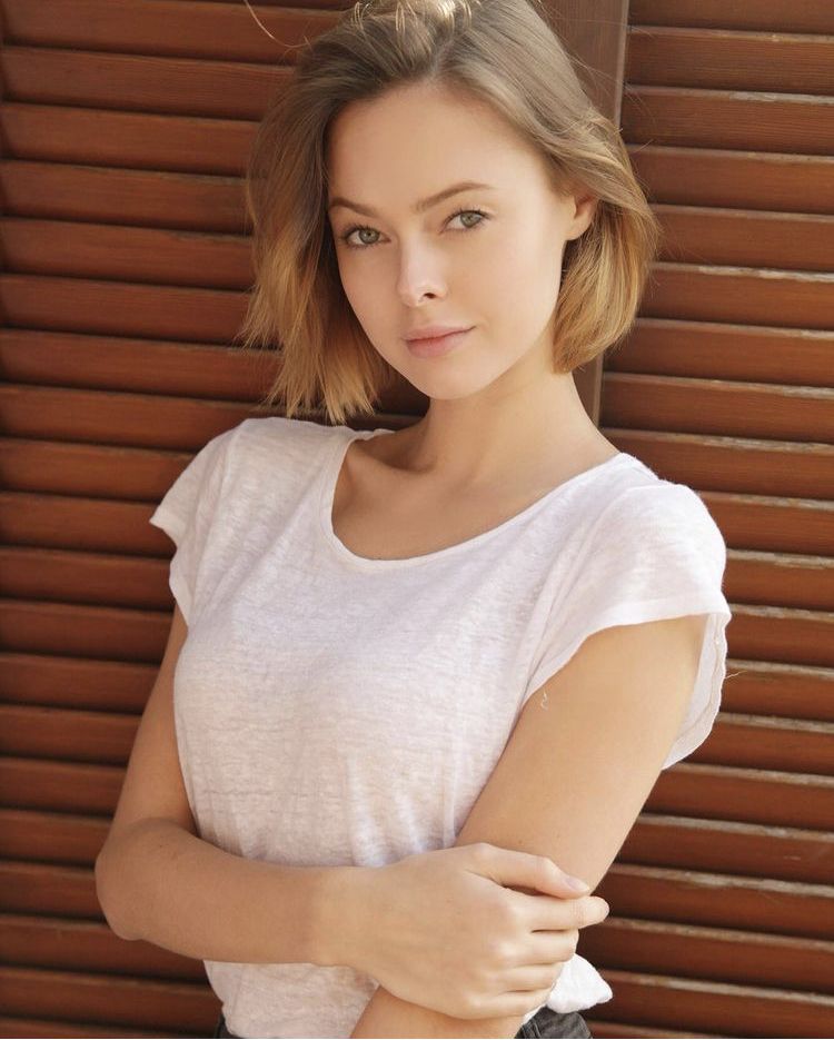 Polish model Alexandra Ola Kaczmarek - iNEWS