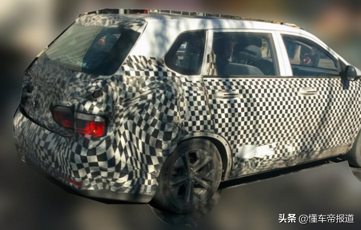 Split headlights with large central control screen! New Baojun's new ...