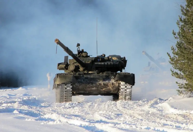 "New wine in old bottles" (2)-T80BVM main battle tank - iNEWS