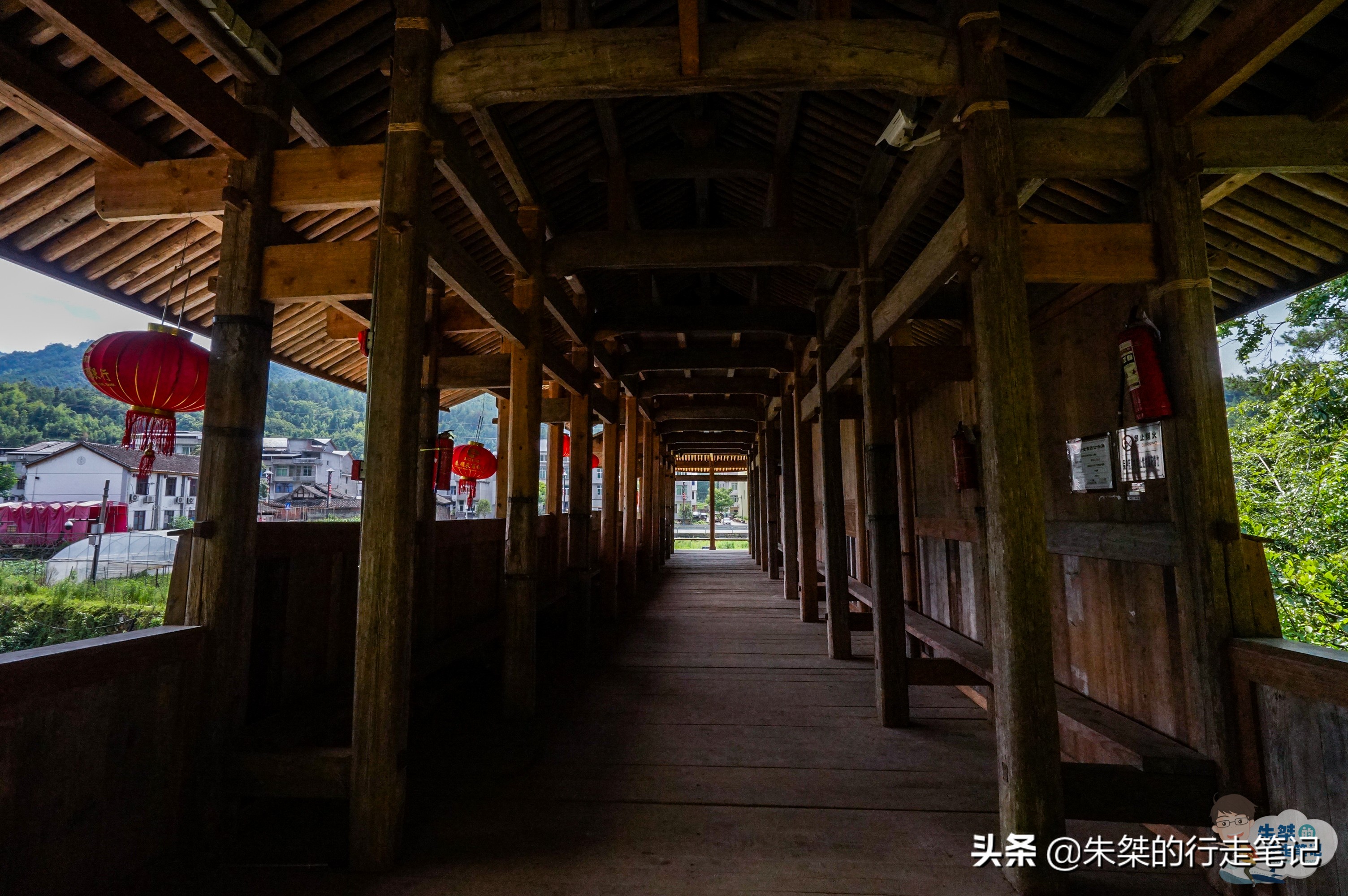 The most culturally ancient covered bridge in Taishun, connecting three ...