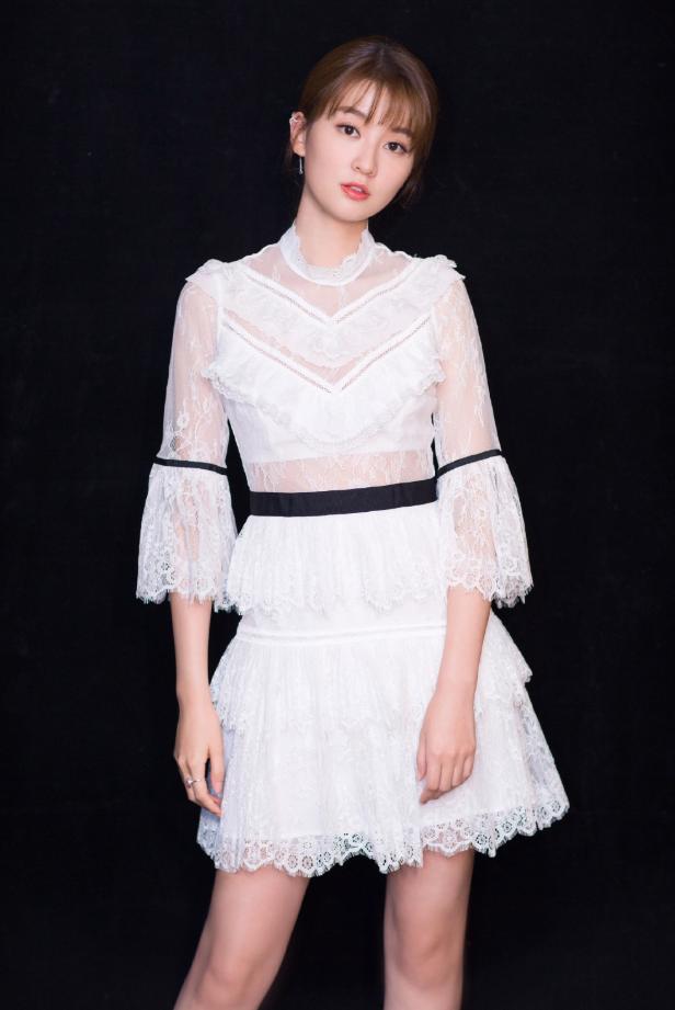 How beautiful is Qiao Xin's "Jade Foot"?When her life picture was ...