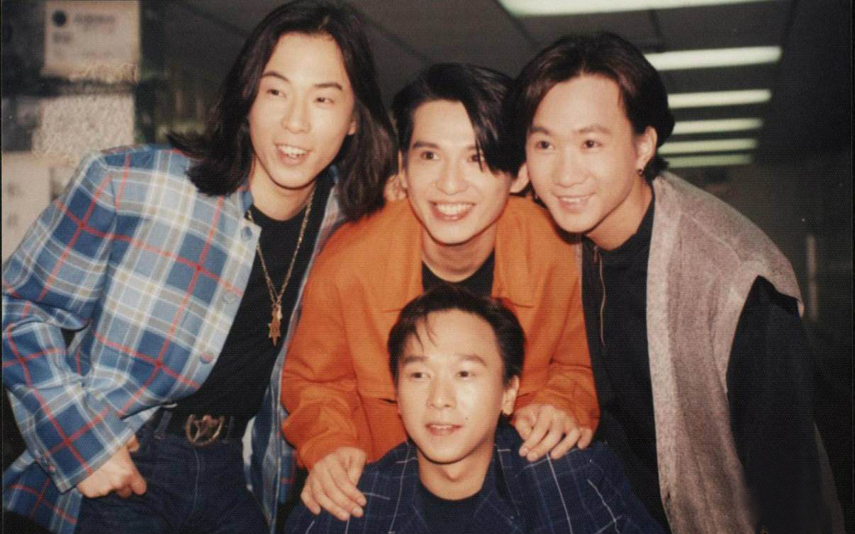 Beyond the band Ye Shirong performed hard at the banquet, the audience ...