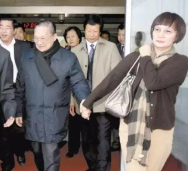 Lin Leyi: Intervened in Jin Yong's marriage at the age of 16 and forced ...