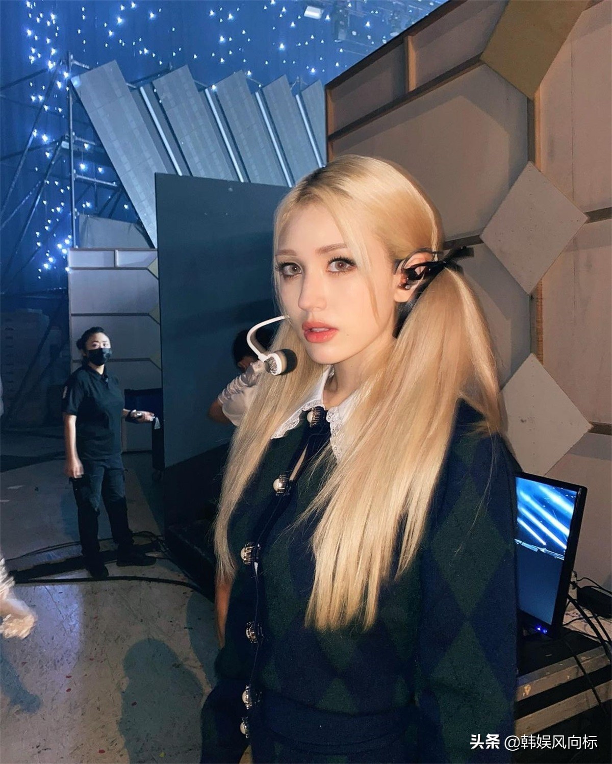 Somi and BLACKPINK Rosé wear the same clothes, even the song is ...