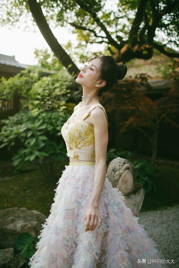 55-year-old Li Ruoxi also let go, boldly challenge "exposure", this is ...