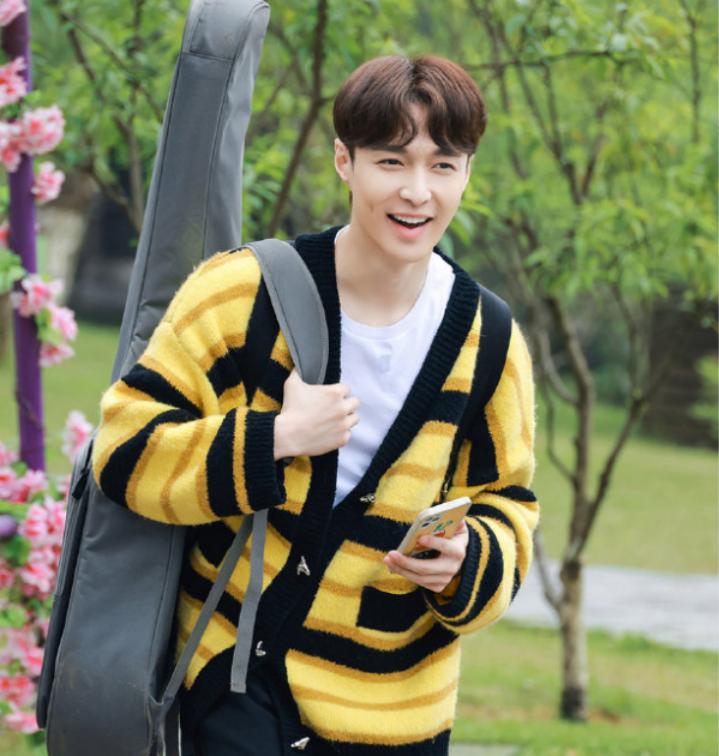 Zhang Yixing recorded variety shows without makeup. When he was ...