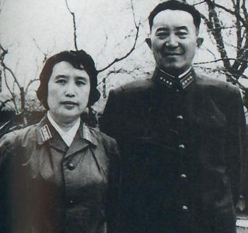 The wife of General Luo Ruiqing, who gave birth to 8 children for her ...