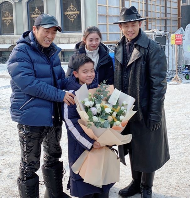 The crying scene infects the director and only used two scenes to ...