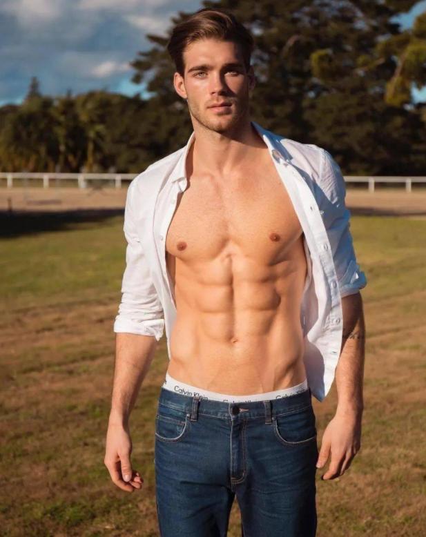 German male model Janis Danner's cute contrast, deer look, tiger figure ...