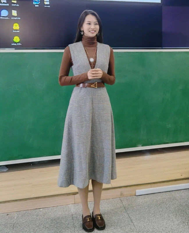 She is 170cm tall and weighs 110 kilograms. This female university ...
