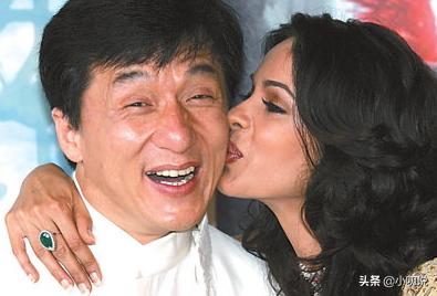 "Big Brother Huaxin" Jackie Chan suddenly realized that his wife Lin ...
