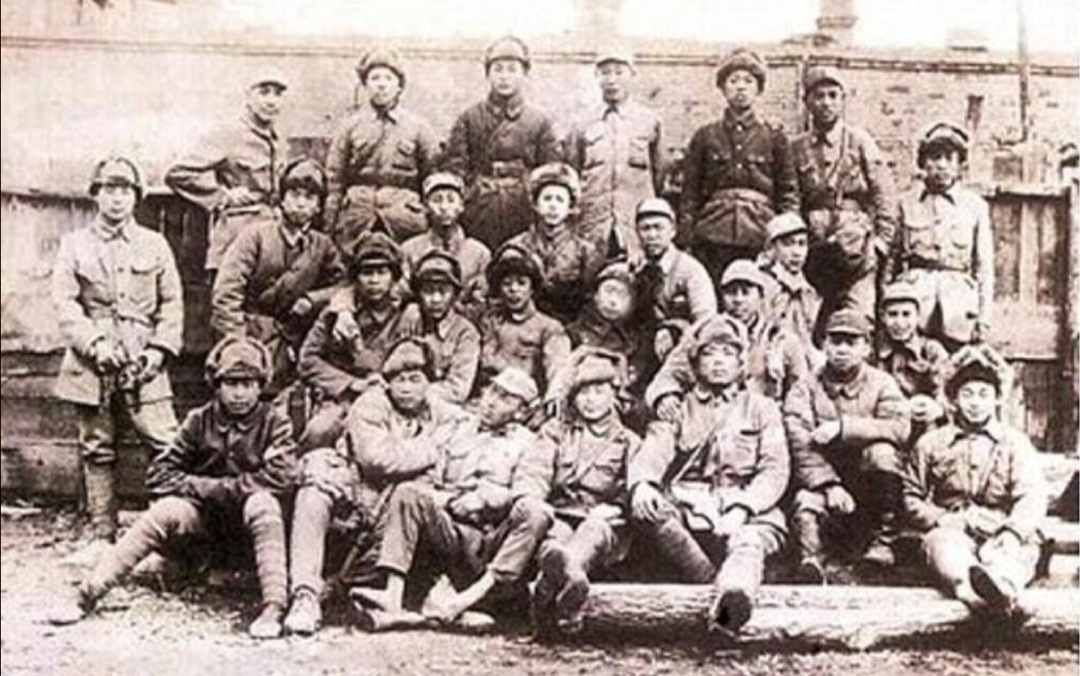 Frustrated in suppressing the bandits, Wang Kuixian pretended to be a ...