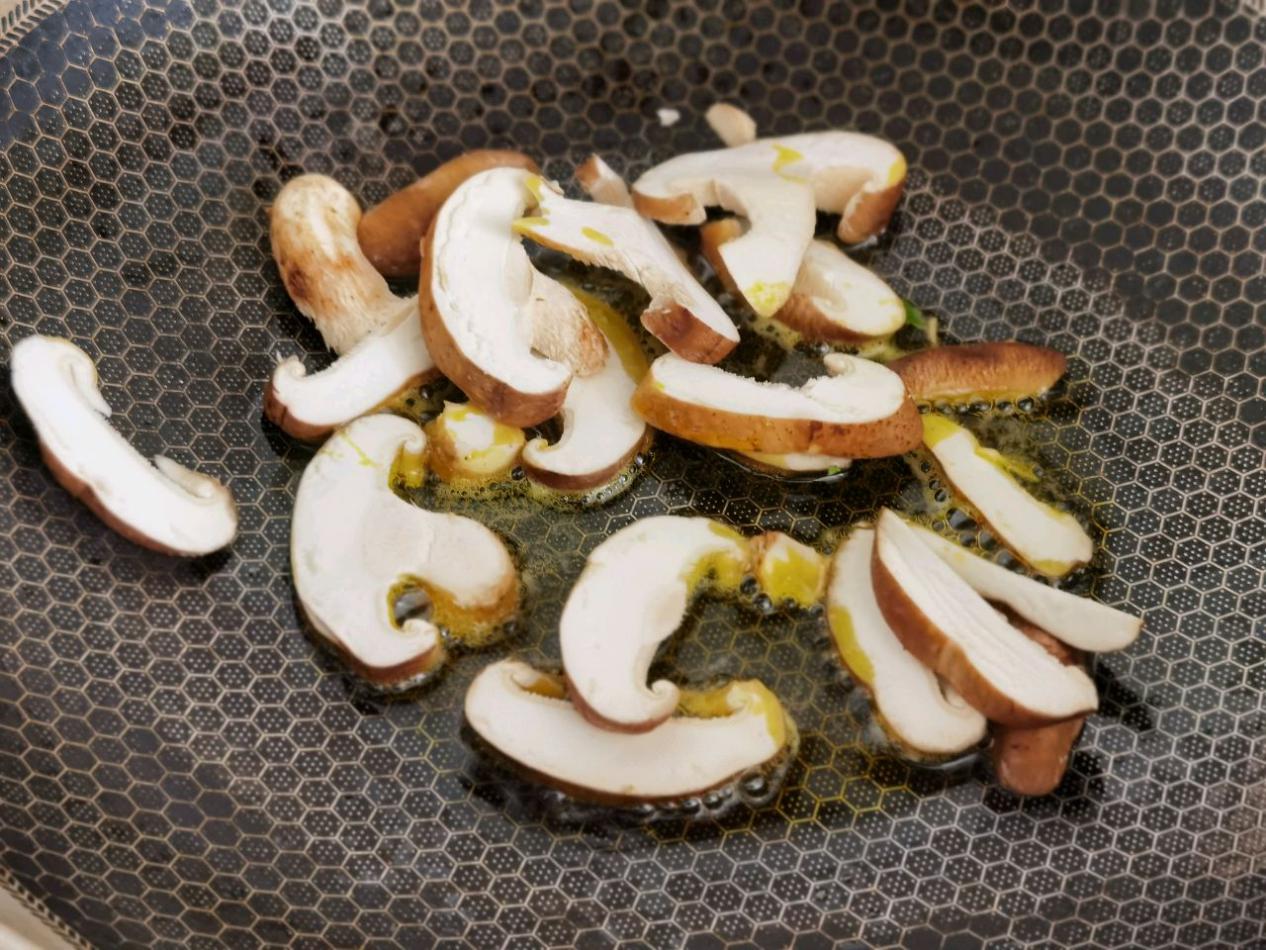 Eat less greasy food in winter. This vegetarian dish is nutritious and ...