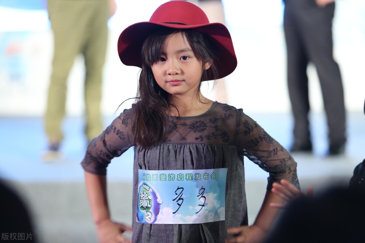 Guo Jingjing's daughter grew up with plastic surgery!More and more like ...