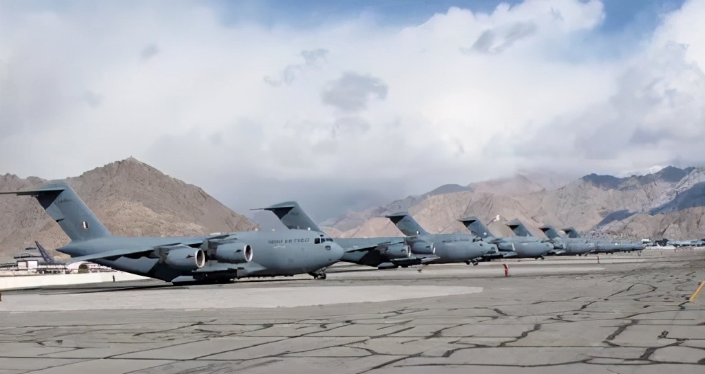 The Indian army is frozen into an "ice sculpture" and the People's ...