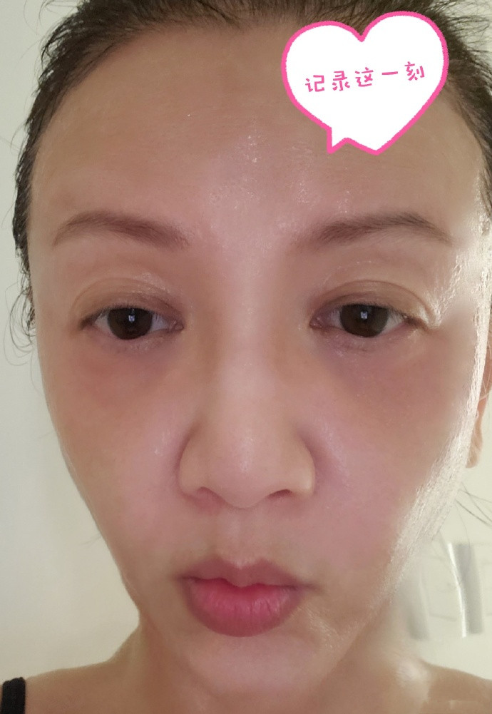 55-year-old Zeng Huaqian's recent photos are weird!The chin becomes ...