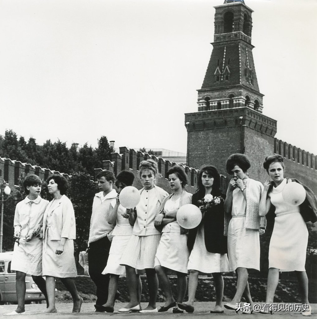 Old Soviet photos Moscow in the 1950s was as brilliant as fireworks - iNEWS