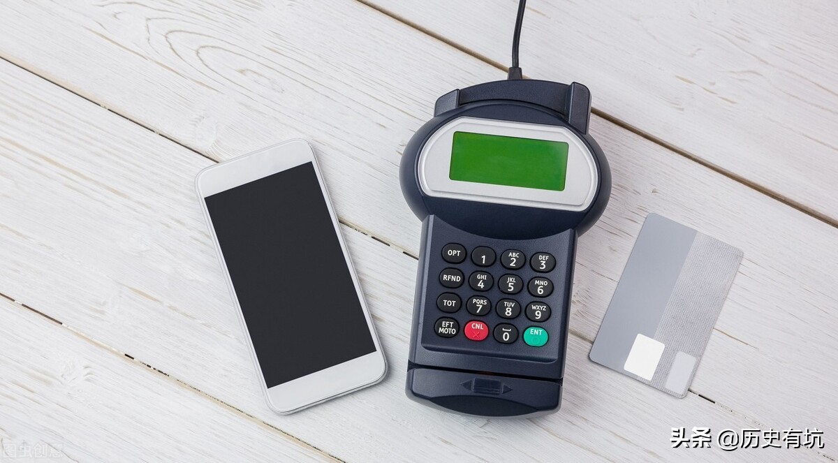 When Jing Ke stabs King Qin, Fan Yuqi volunteers his head?Is he not ...