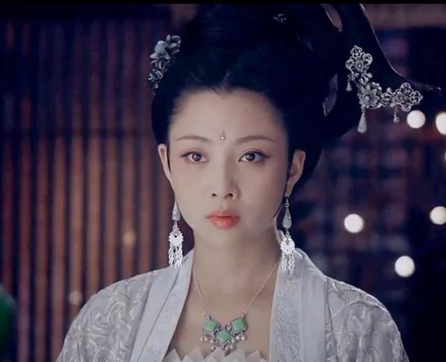 Mrs. Huarui made a wave of operations, and the subjugated emperor became a fairy - iNEWS