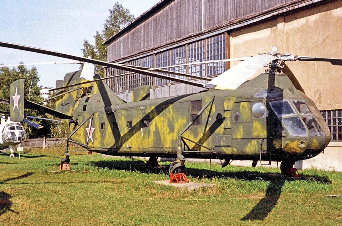 Red Chinook Yak-24 Yak-24 Як-24 helicopter review nearly 50 pictures ...