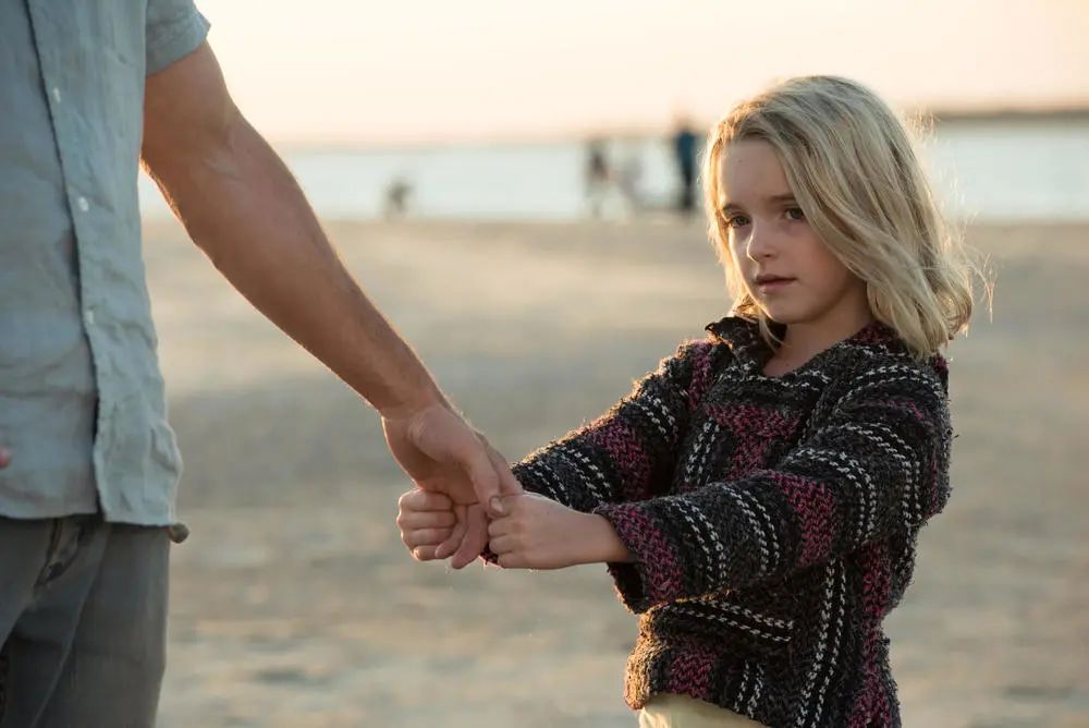"Genius girl" McKenna Grace becomes a beautiful girl!Snowy skin is ...