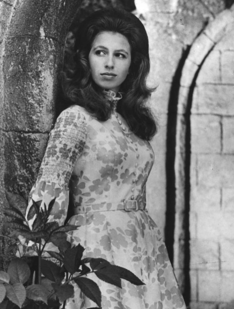 Princess Anne's 21st birthday photo revealed!Looks arrogant, contempt ...
