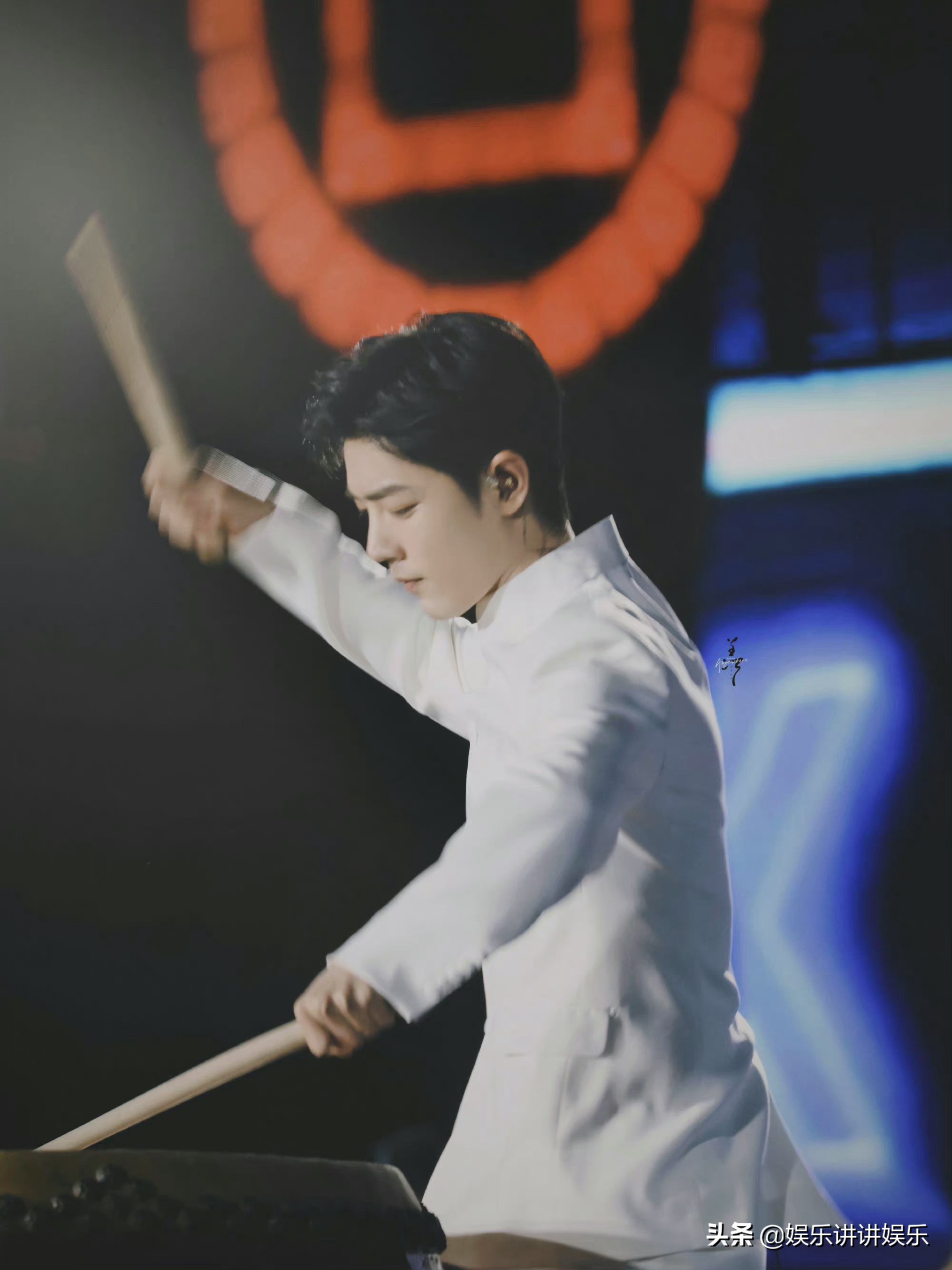 Xiao Zhan attended the closing ceremony of Jackie Chan Film Week and ...