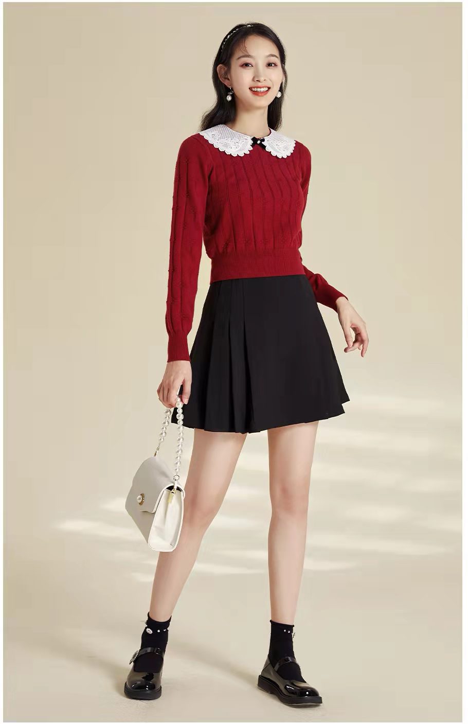 How noble is the eye-catching look!The dazzling red sweater is so ...