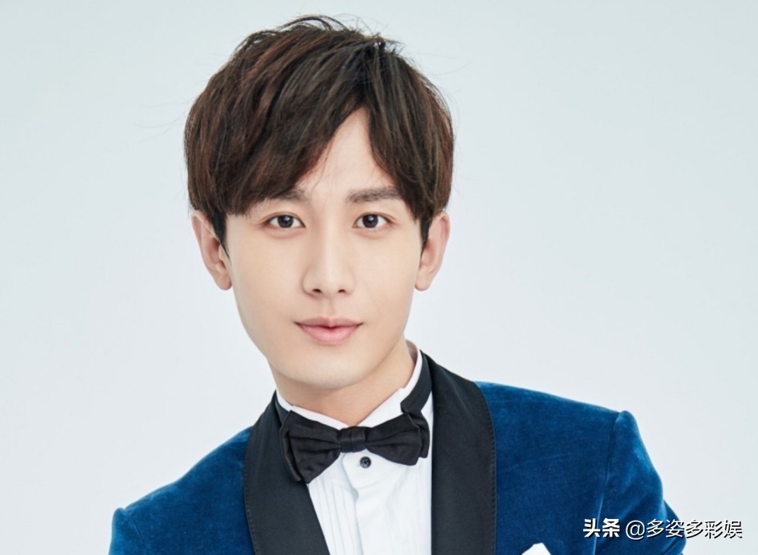 As soon as Cheng Yi's "Song with the King" ended, he collaborated with ...