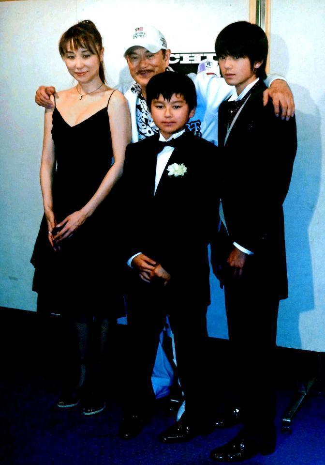 Shinichi Chiba passed away, and the eldest son Shinda Makenyou took a ...