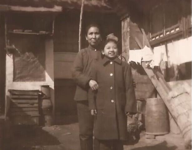 Han Hong: 6-year-old father died, 9-year-old mother remarried, grandma ...