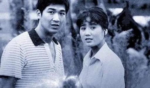 Wandering for decades, Zhang Guoli's multi-faceted life - iNEWS