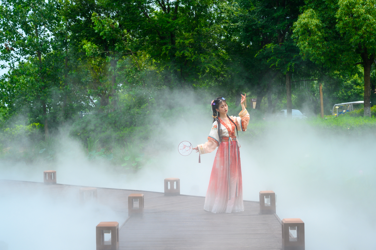 Gucheng Lake Slow City, hidden in the beautiful scenery of the ...