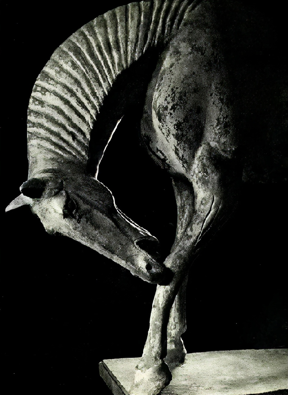 Domineering and mighty stone beast - iNEWS