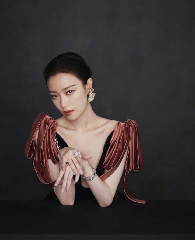 Fashion Bazaar red carpet exposure picture: Yang Zixian mature, Liu ...