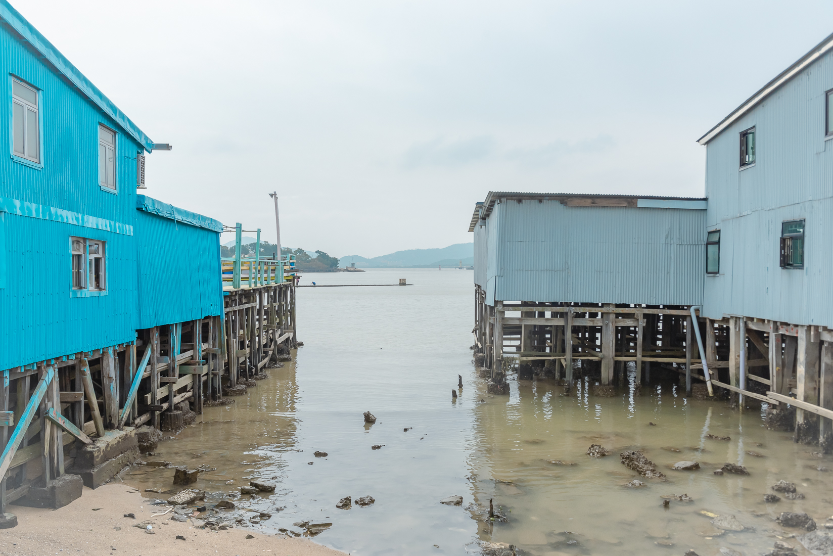 What does the countryside in Macau look like: houses are built on the ...
