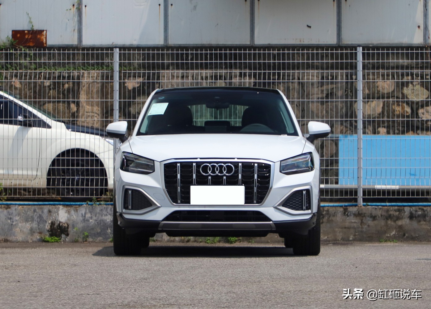 Exquisite SUV Audi Q2L, with high appearance, low fuel consumption, with active brakes, a luxury ...