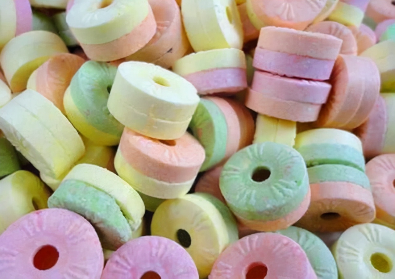 Candy whistle, can you make a noise? - iNEWS