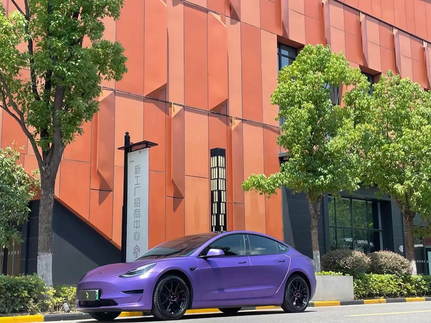 Is the purple Tesla model3 particularly eye-catching? - iNEWS